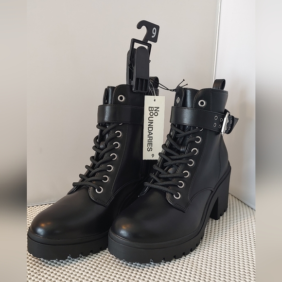 No Boundaries | Shoes | No Boundaries Womens Size 9 Lace Up Motto Boots ...